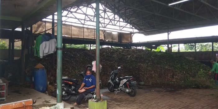 Pengelola Kawasan Bintaro Olah Sampah Daun Jadi Pupuk | Palapa News
